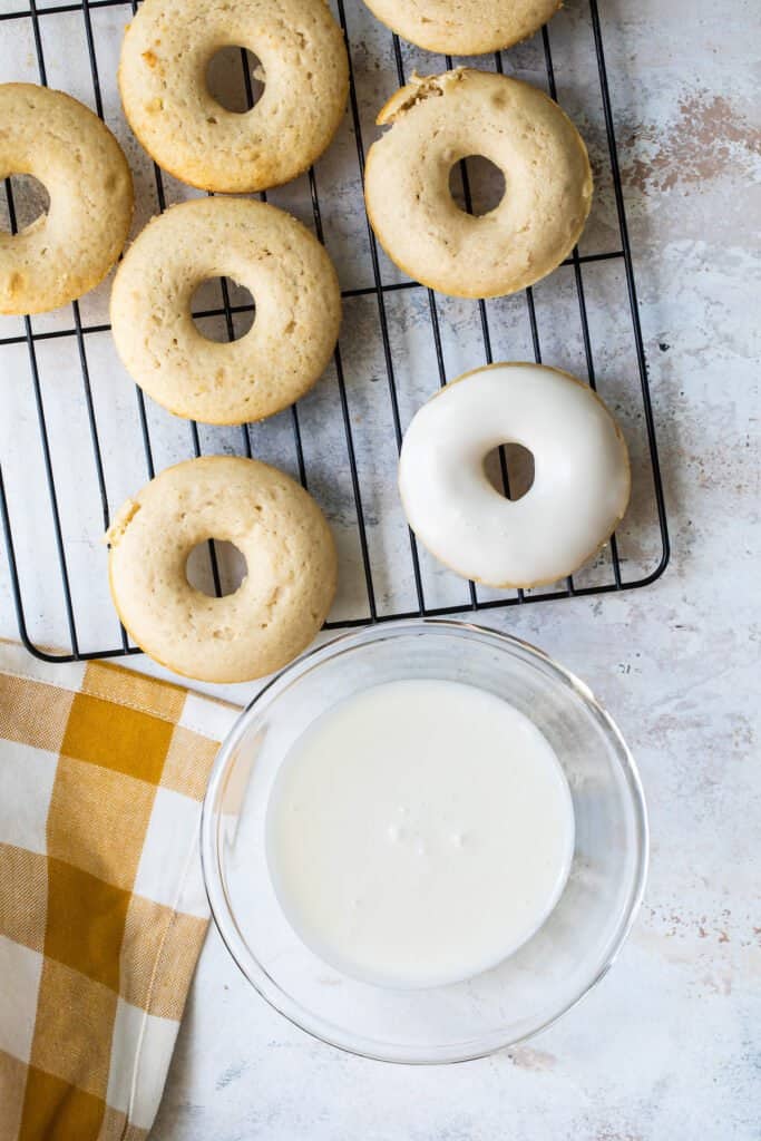 Cinnamon Baked Donuts with Vanilla Glaze | Diethood