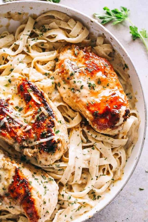 Skinny Chicken Fettuccine Alfredo | Diethood